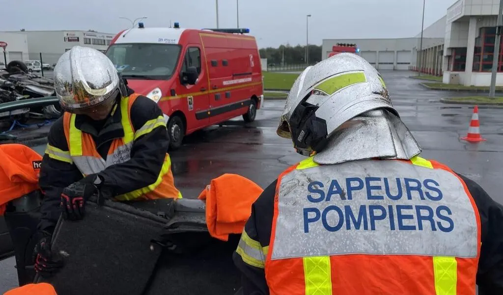 Un blessé grave dans la collision entre une ambulance des pompiers et une voiture, à Cherbourg ...