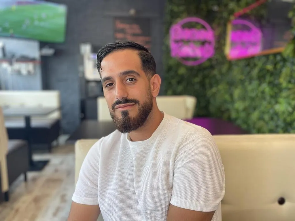 Du quartier à chef d’entreprise : la réussite de Ferhat, patron de ...