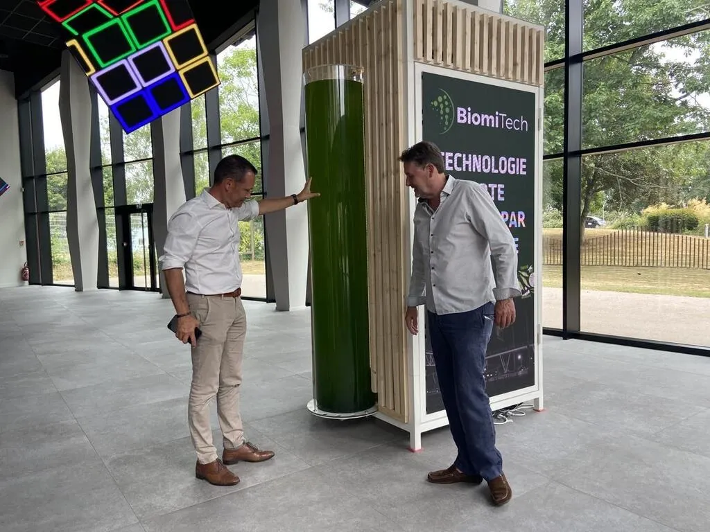 Cocktail Vision intègre des algues dans sa publicité - La Roche sur Yon ...