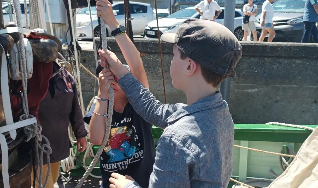 Audierne. Ces jeunes se plongent dans la peau d’un moussaillon - Brest ...