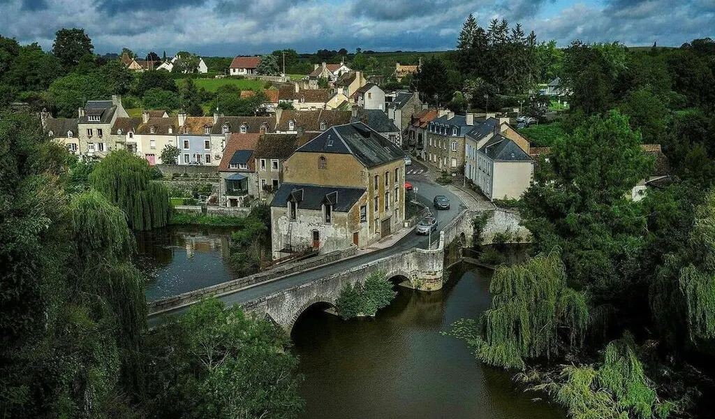 Les Petites Cités de caractère de la Sarthe : pourquoi ça marche - Le ...