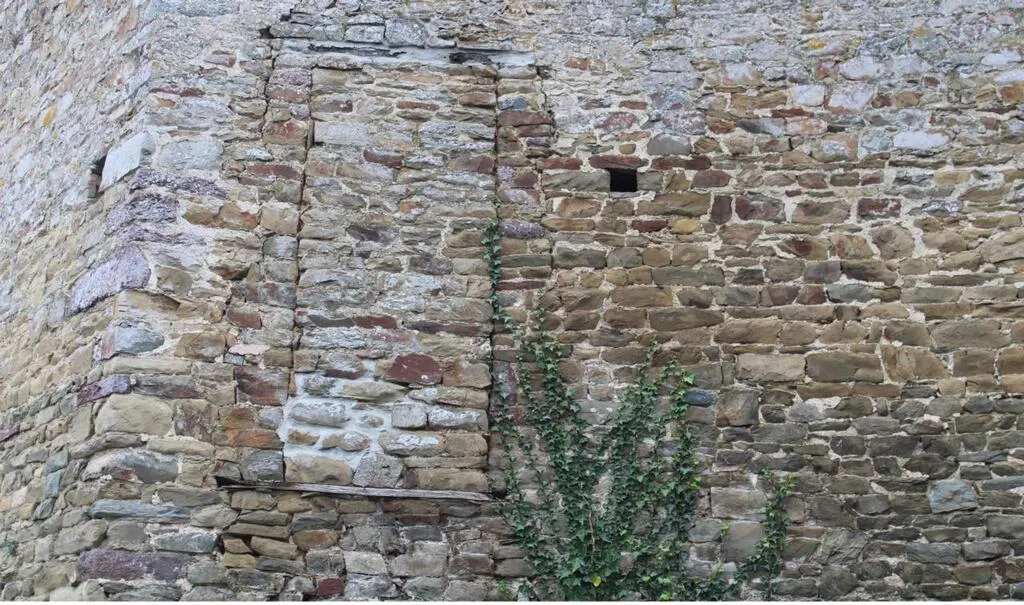 Torigny-les-Villes. Mur Grimaldi : la porte a livré quelques secrets ...