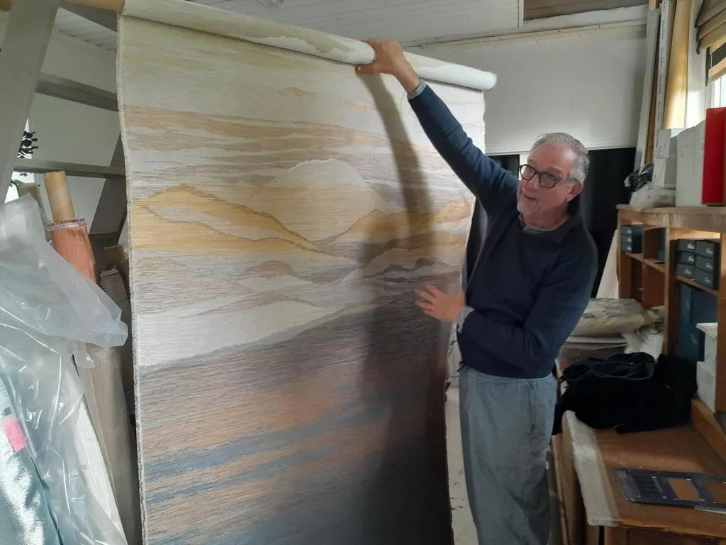 Dans le Bessin, Pietro Seminelli maîtrise l’art du pliage de tissus ...