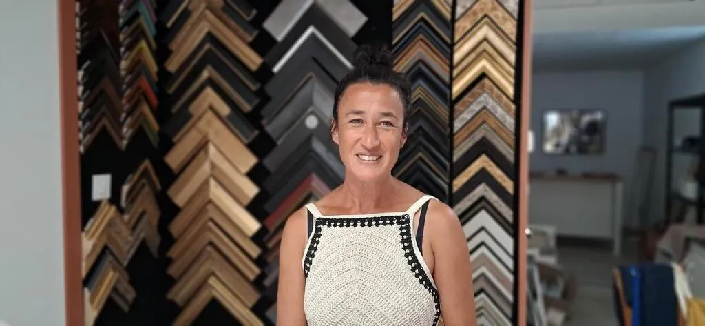 À Lion-sur-Mer, Marion Fossion ouvre un atelier d’encadrement - Caen ...