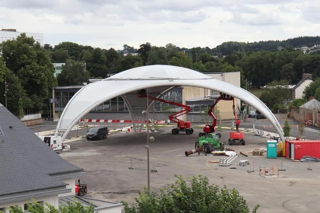 Nouvelle place du Vally à Guingamp, le VallyVellum « unique en France ...