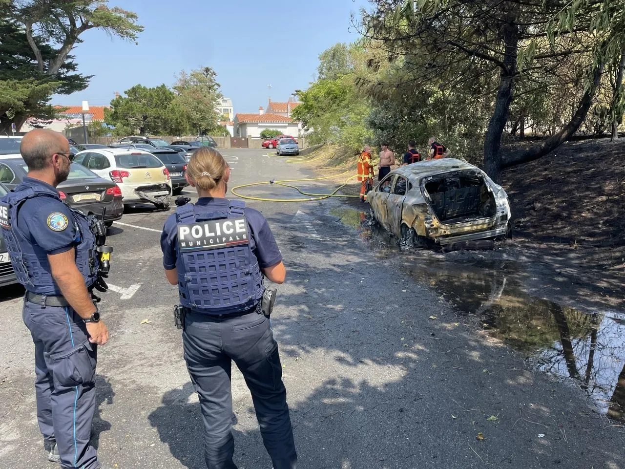 Un barbecue provoque un incendie en Vendée : de la végétation et ...