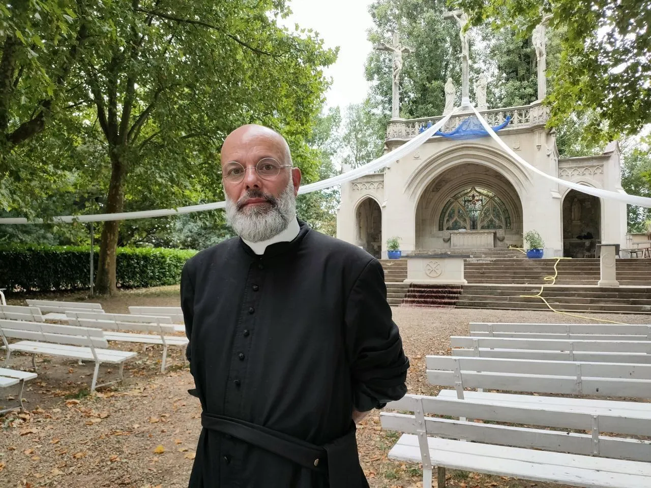 Pourquoi cette commune d’Anjou attire-t-elle des milliers de pèlerins ...