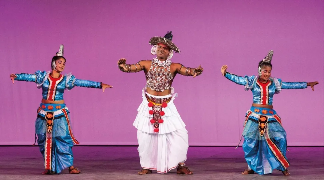 Spectacle du ballet folklorique du Sri Lanka à Saint-Brevin - Saint ...