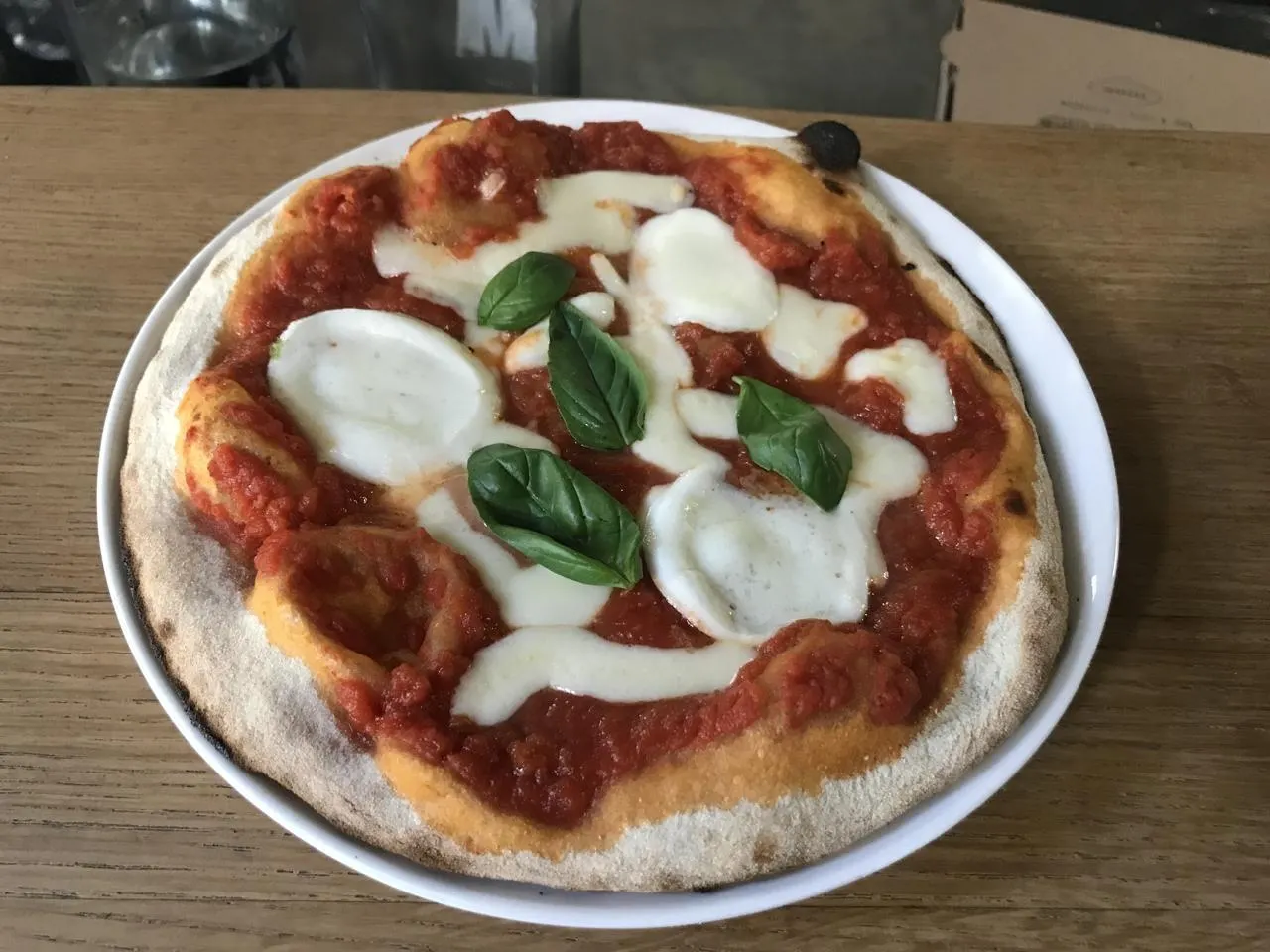 À Clisson, la pizzeria Mad est « un endroit simple, où les gens ...
