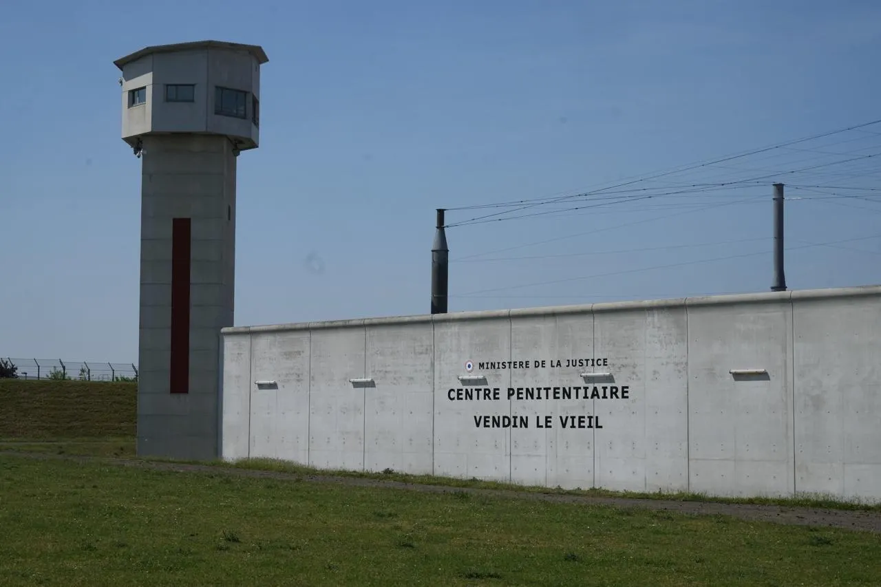 Des détenus provoquent une inondation à la prison pour narcotrafiquants ...