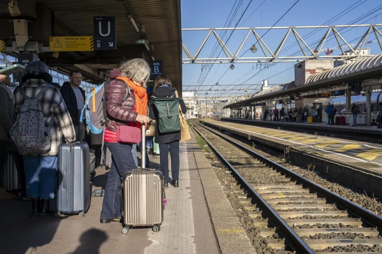 Retards, suppressions, déviations… Le trafic SNCF « fortement perturbé » entre Paris et Lyon ...