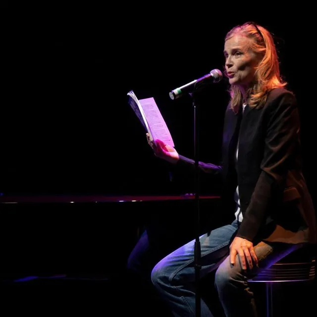 Festival d’Angoulême. Isabelle Carré bouleverse en présentant en ...