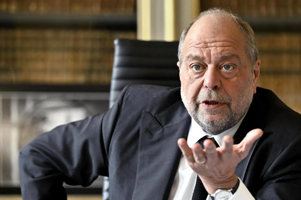 « Le débat public est tronqué » : Éric Dupond-Moretti attaque la chaîne CNews, Pascal Praud ...