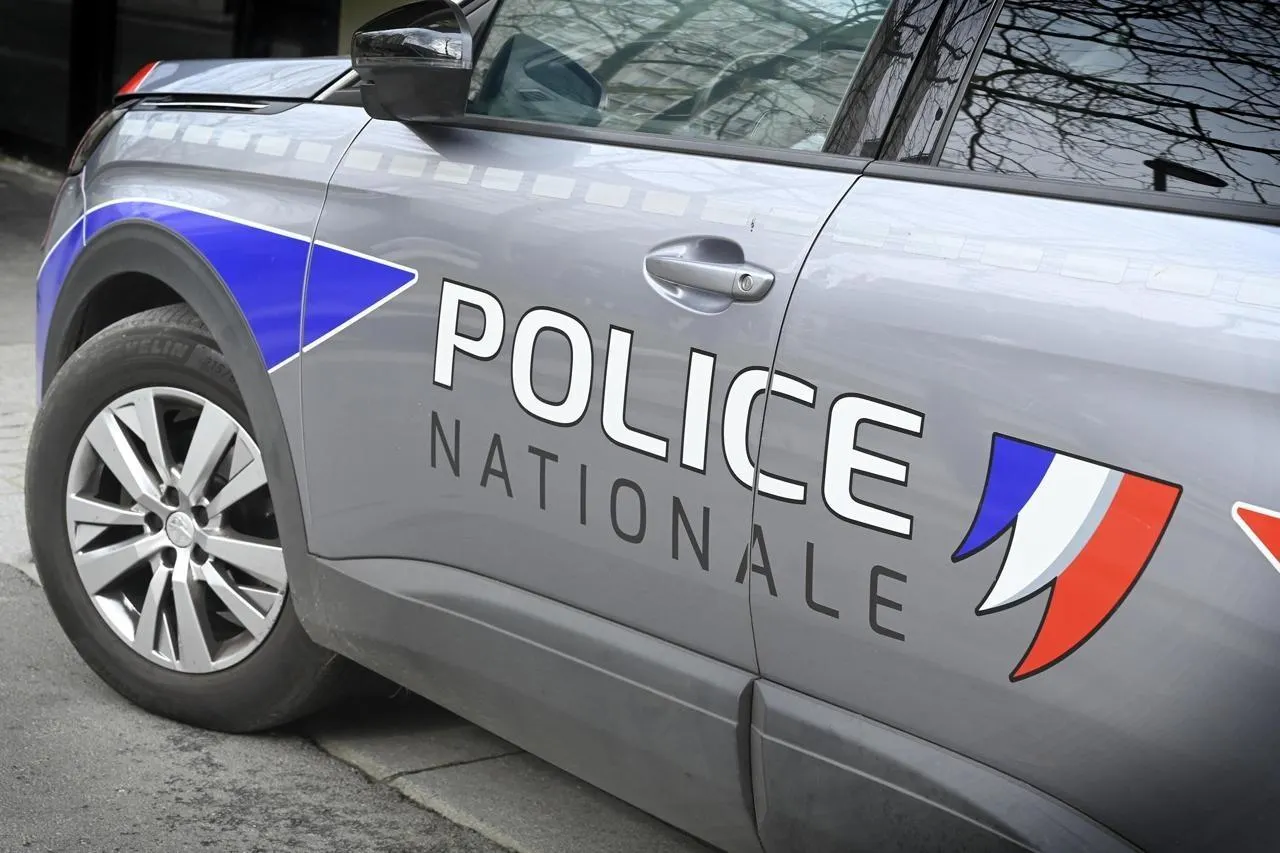 Une mère et ses deux enfants trouvés morts dans leur appartement près de Lyon - Fougères.maville.com