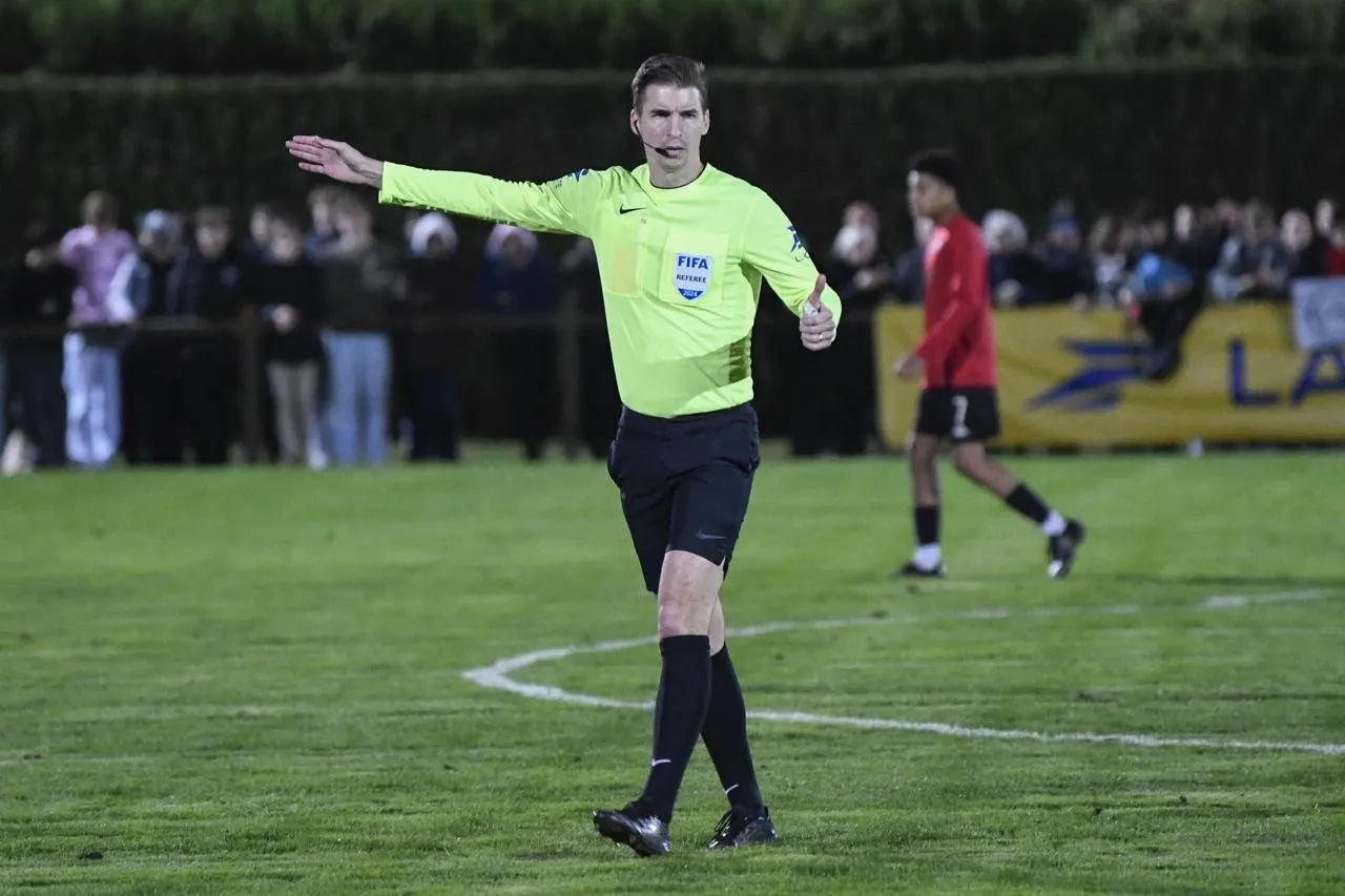 Football. Élu meilleur arbitre du monde, le Breton François Letexier a ...
