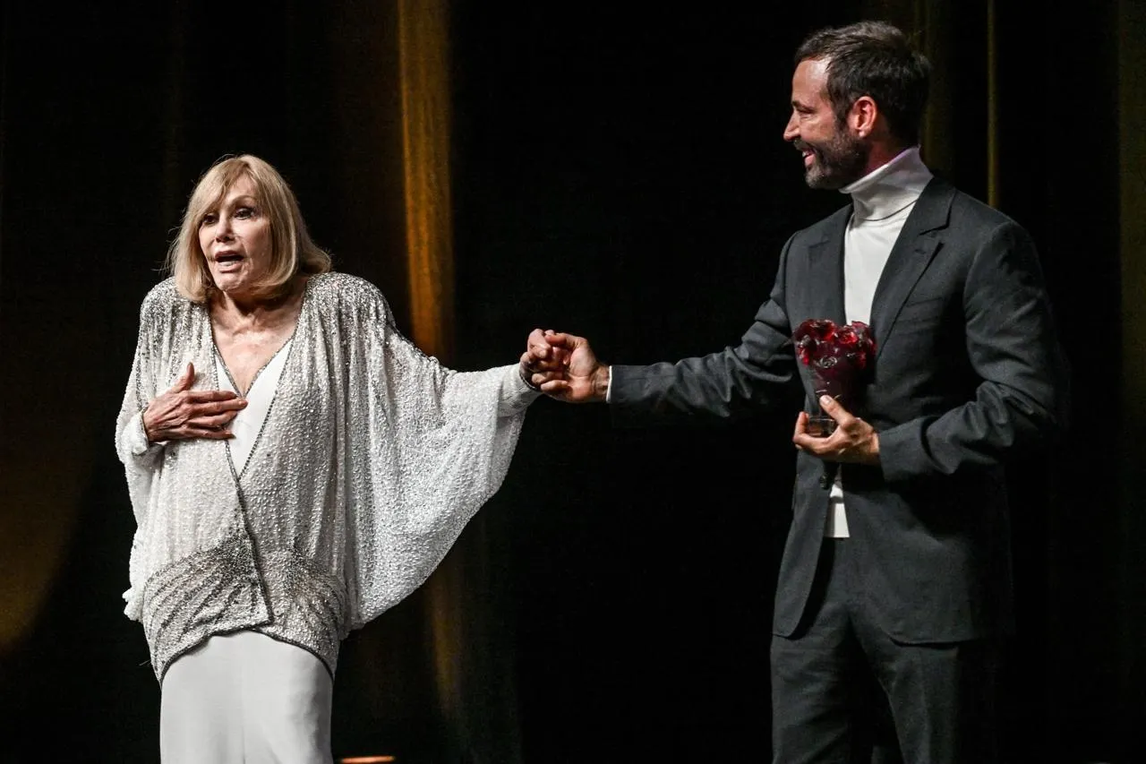 « Je vais vivre à travers leur art » : À 92 ans, Kim Novak fait son ...