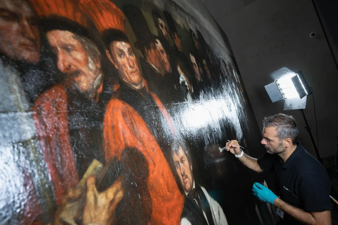 Au Musée d’Orsay, le public assiste en direct à la restauration d’un ...