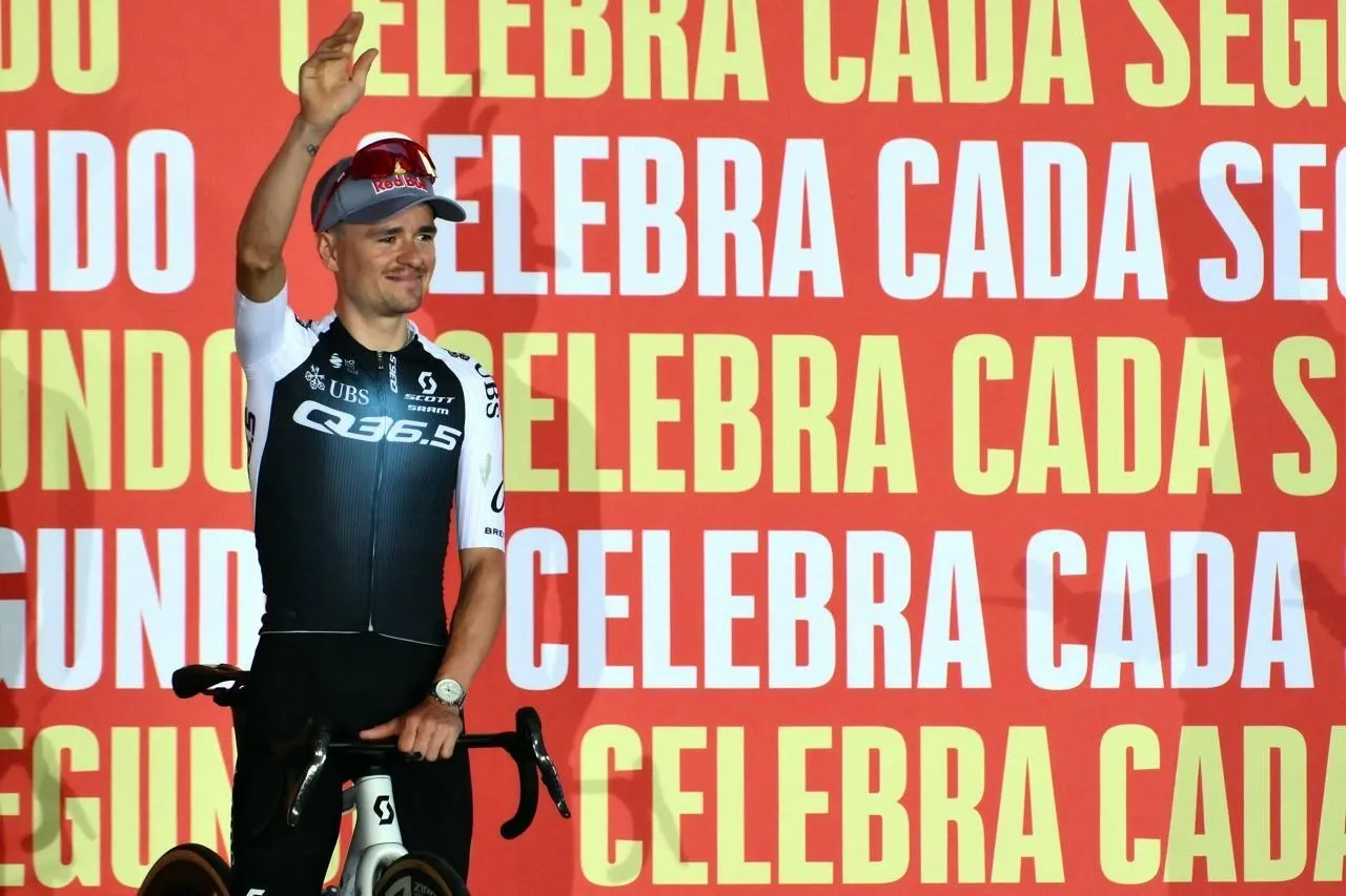 Vuelta 2025. Tom Pidcock sur le podium, symbole d’une polyvalence ...