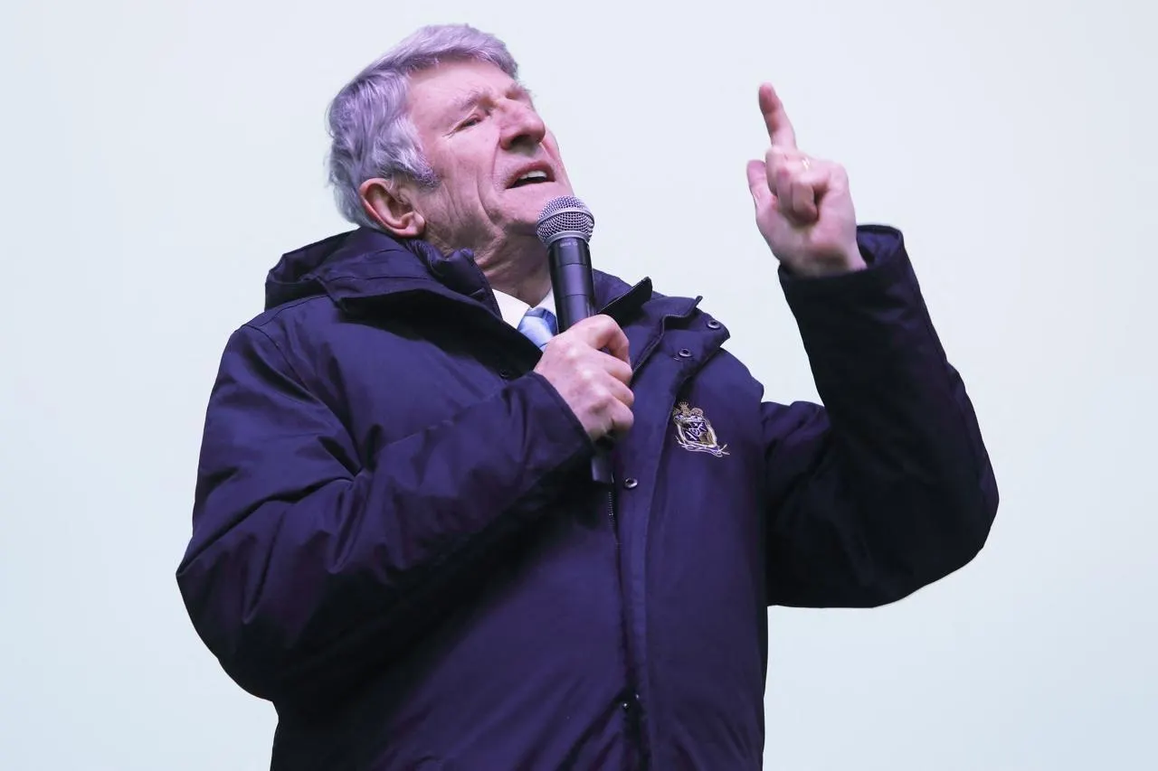 Immigration : pourquoi la pétition de Philippe de Villiers pour un ...