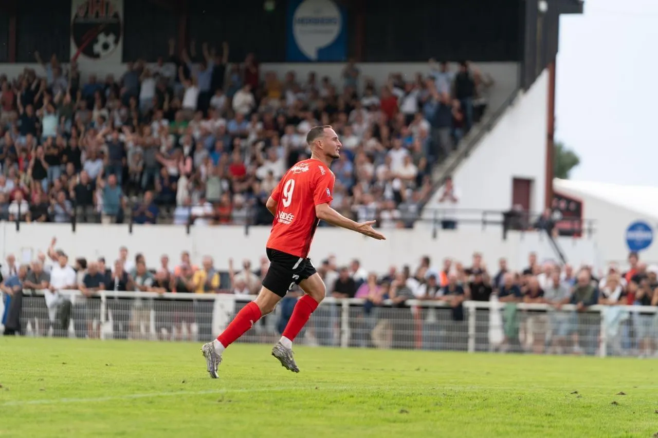 Football. National 2 : Jérémy Billy et Vendée Les Herbiers dominent La ...