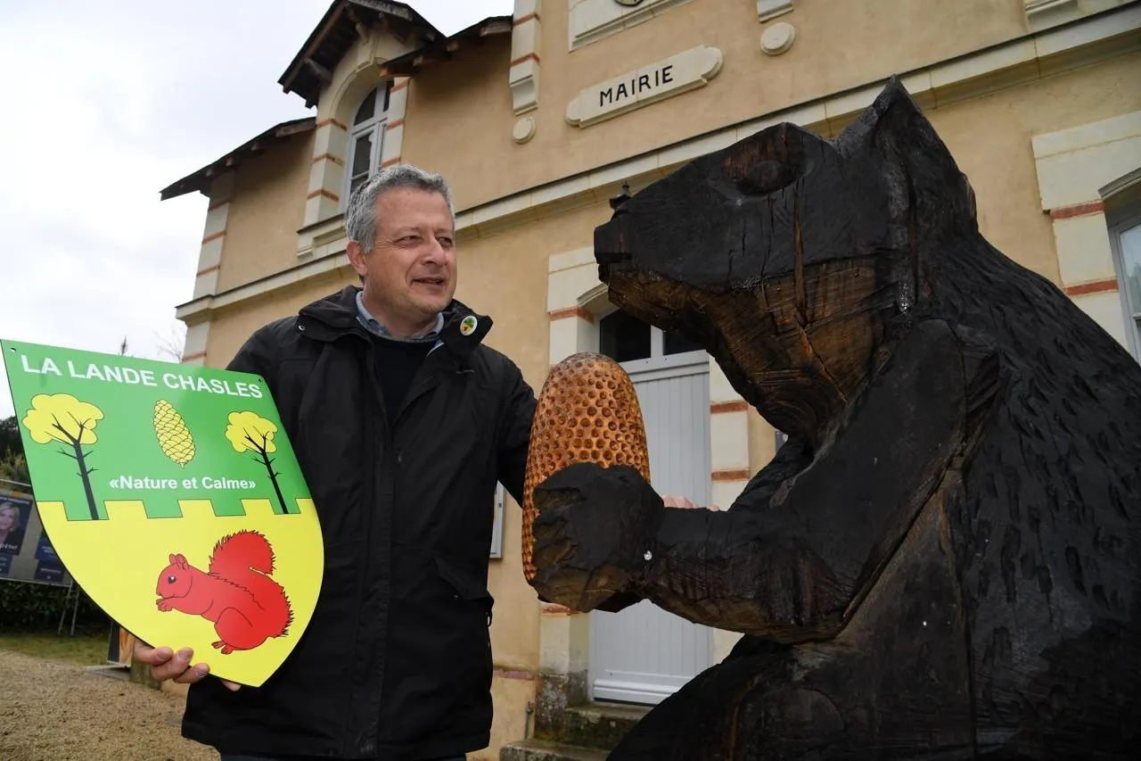 Roi du buzz sur les réseaux sociaux, ce maire brigue un troisième mandat mais « ce sera le ...