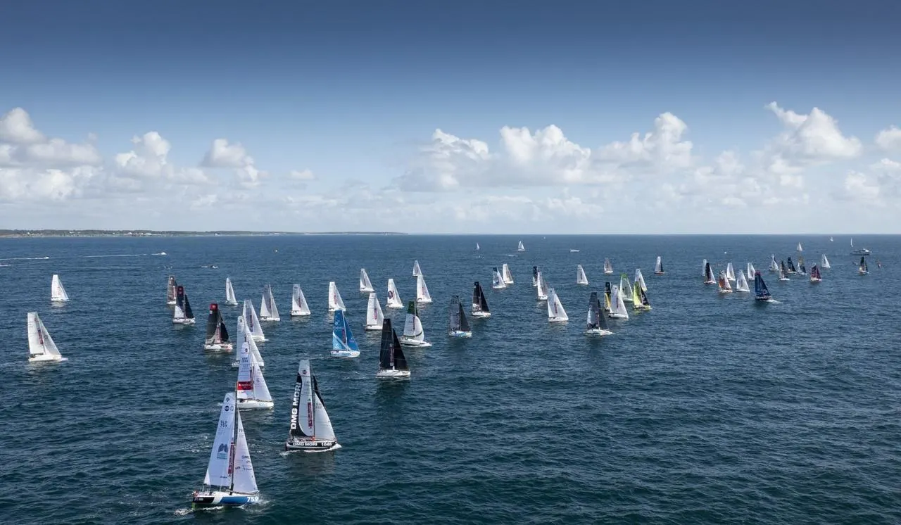 Mini Transat. La tête de la flotte au niveau du Cap Finisterre, Benoît ...