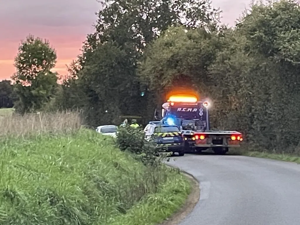 Un motard meurt dans un accident de la route en Maine-et-Loire - Angers.maville.com