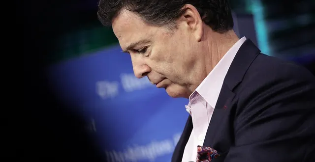 L’ex-directeur du FBI James Comey inculpé : retour sur huit années de ...