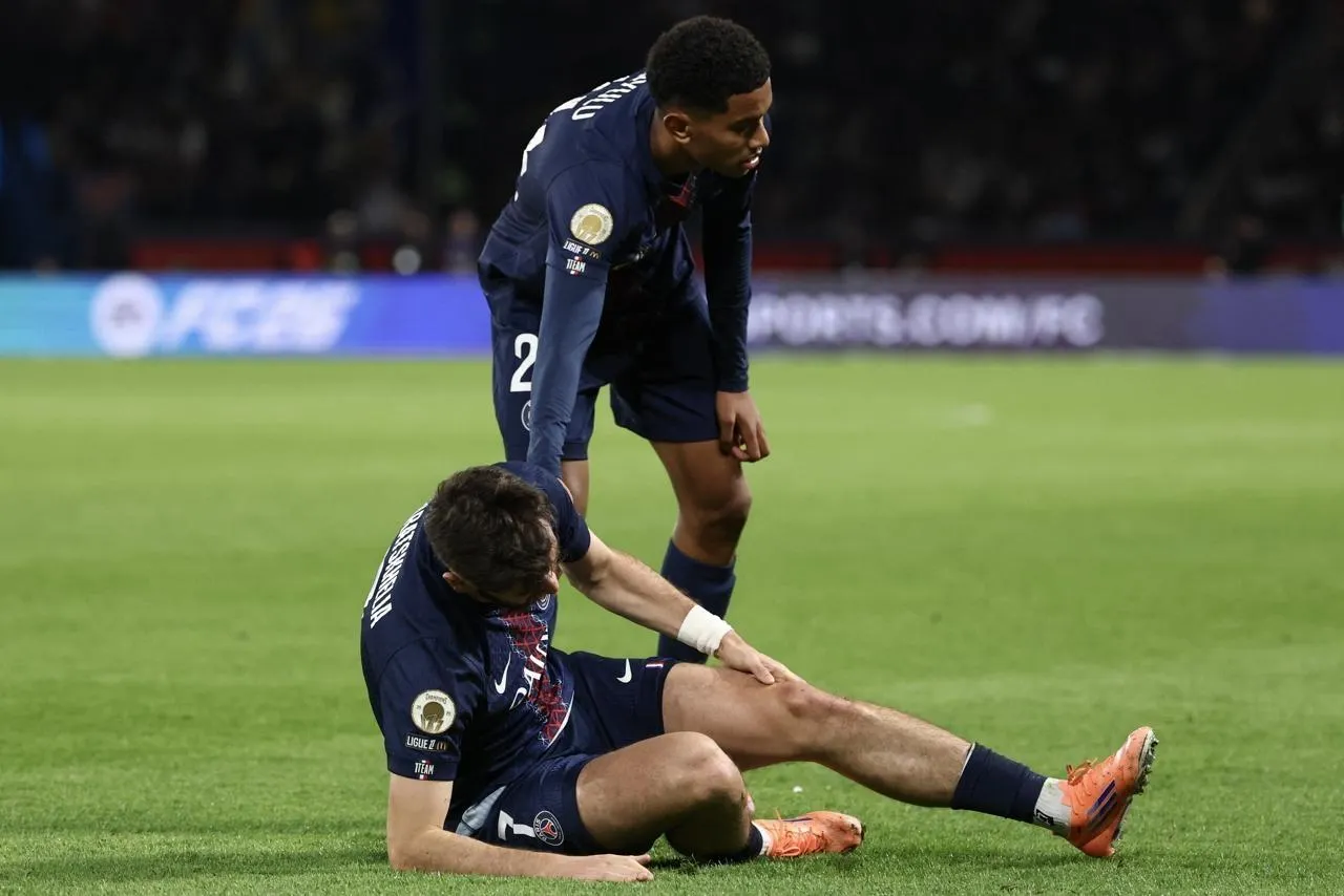 FC Barcelone-PSG. Khvicha Kvaratskhelia manquera le choc de Ligue des champions, coup dur pour ...