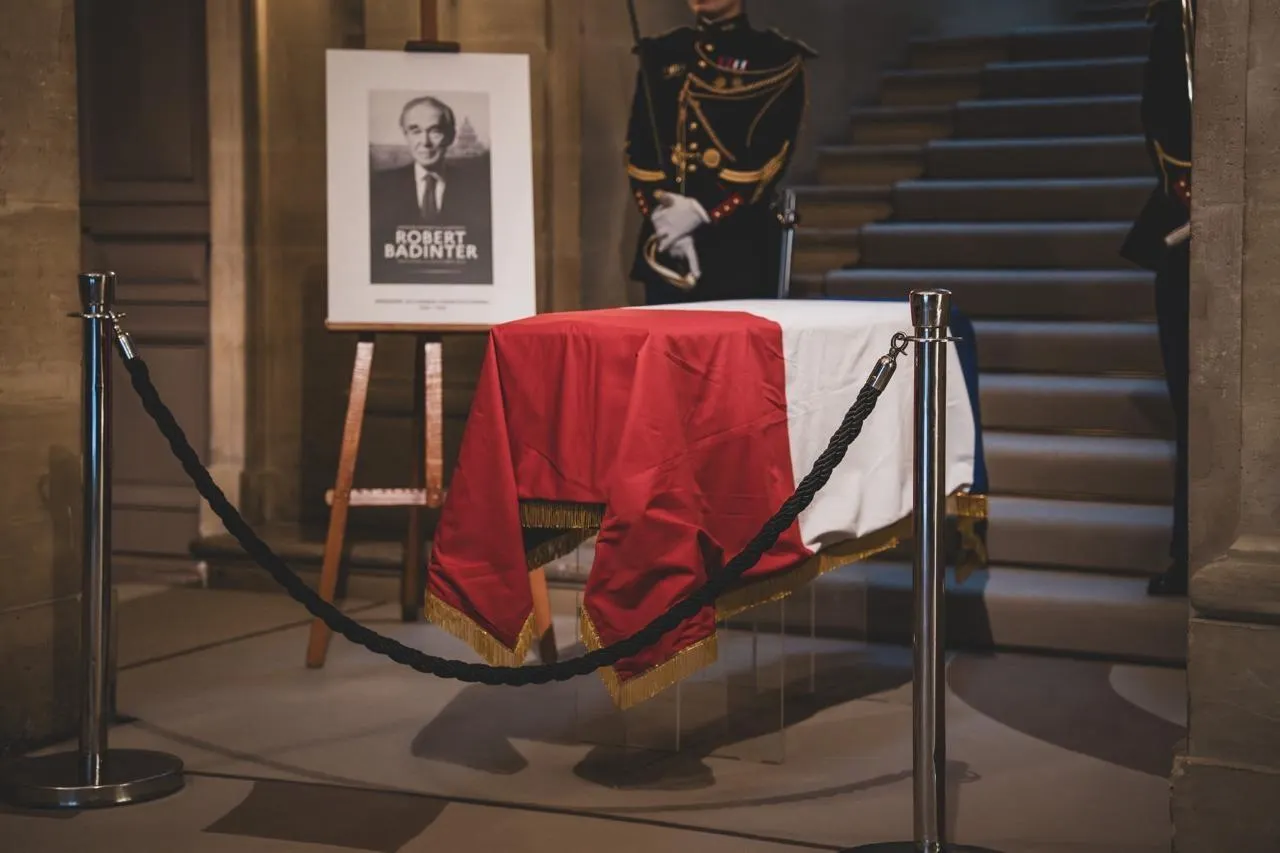 Robert Badinter au Panthéon : ces objets qui seront déposés dans son ...