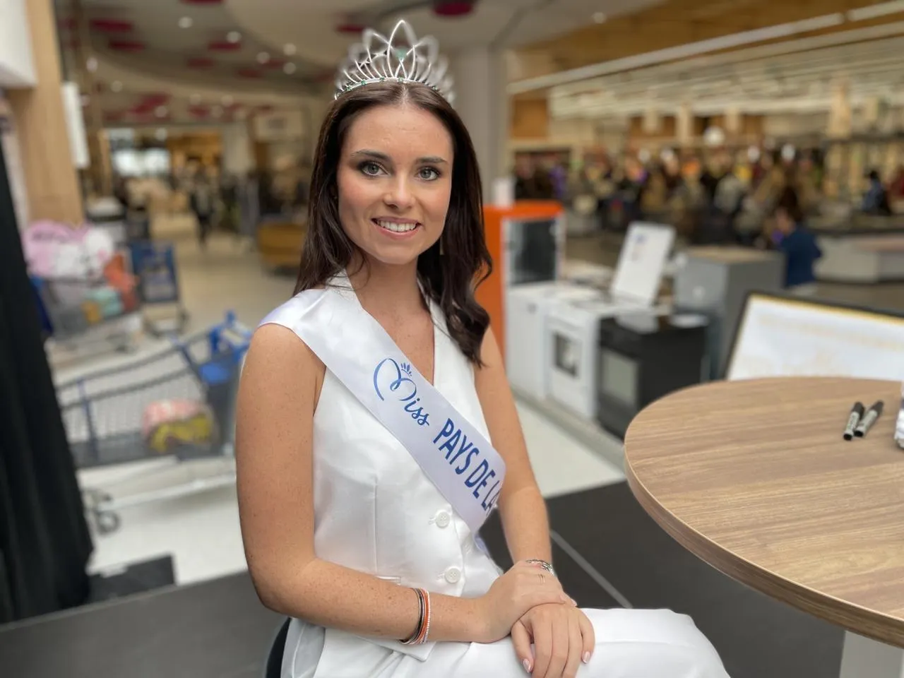 « Beaucoup d’émotion » : la nouvelle Miss Pays de la Loire, Lola Winter ...