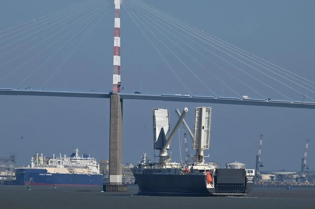 « Neoliner Origin », le plus gros cargo à voiles du monde, a fait son ...