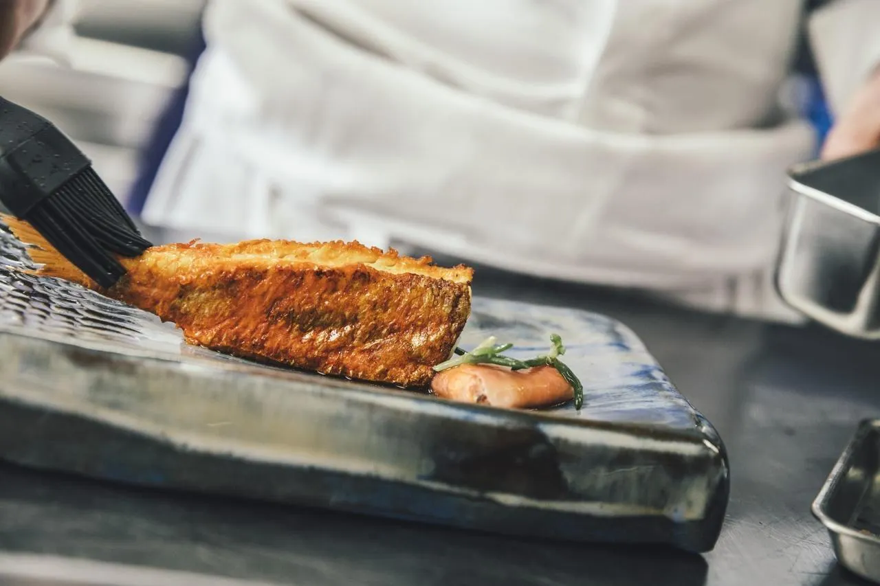 Pourquoi la chaîne M6 a-t-elle posé ses caméras dans quatre restaurants ...