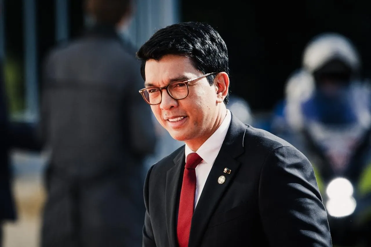 À Madagascar, le président Andry Rajoelina s’est éclipsé - Dinan ...