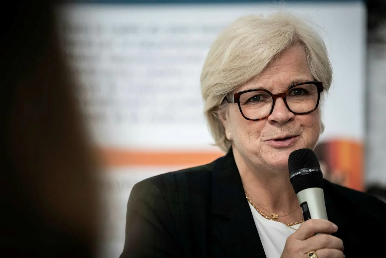 La ministre des Armées Catherine Vautrin en visite dans le Finistère ...