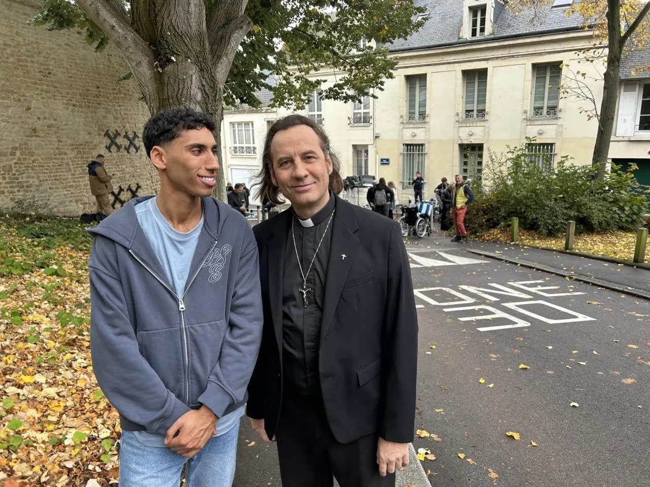 REPORTAGE. À Caen, Ilyes Djadel et Fred Testot en tournage près de l ...