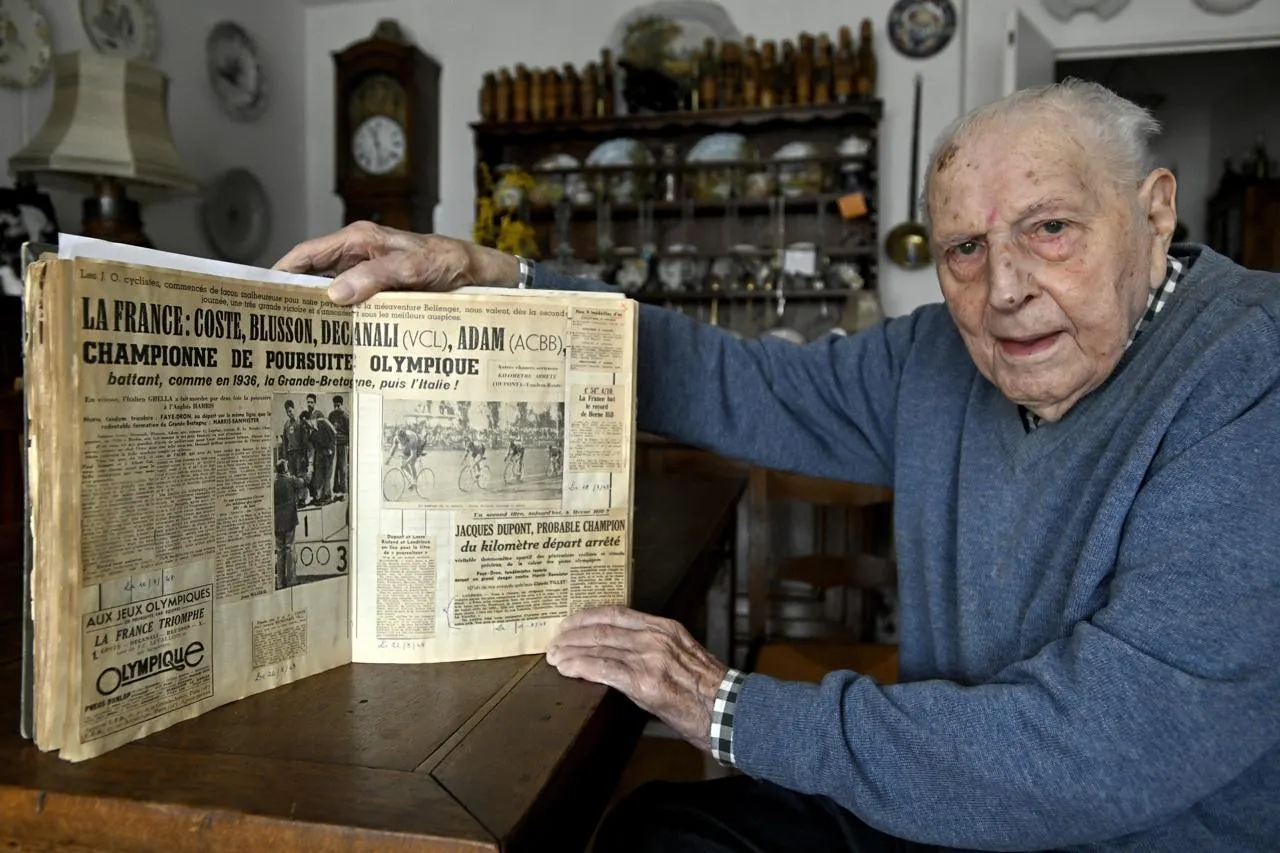 Doyen mondial des champions olympiques, le Français Charles Coste est ...