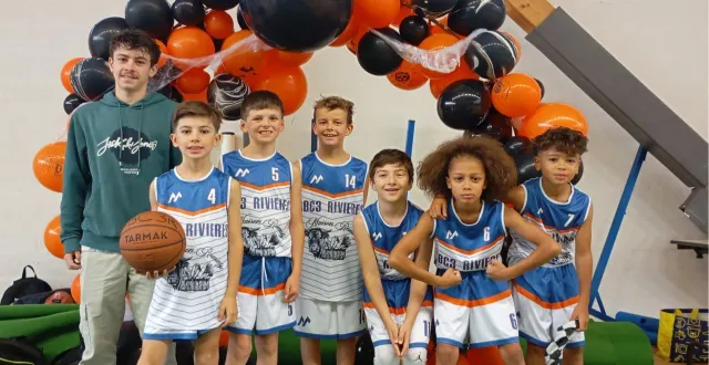 Saint-Gildas-des-Bois. La balle orange rebondit même pour Halloween ...