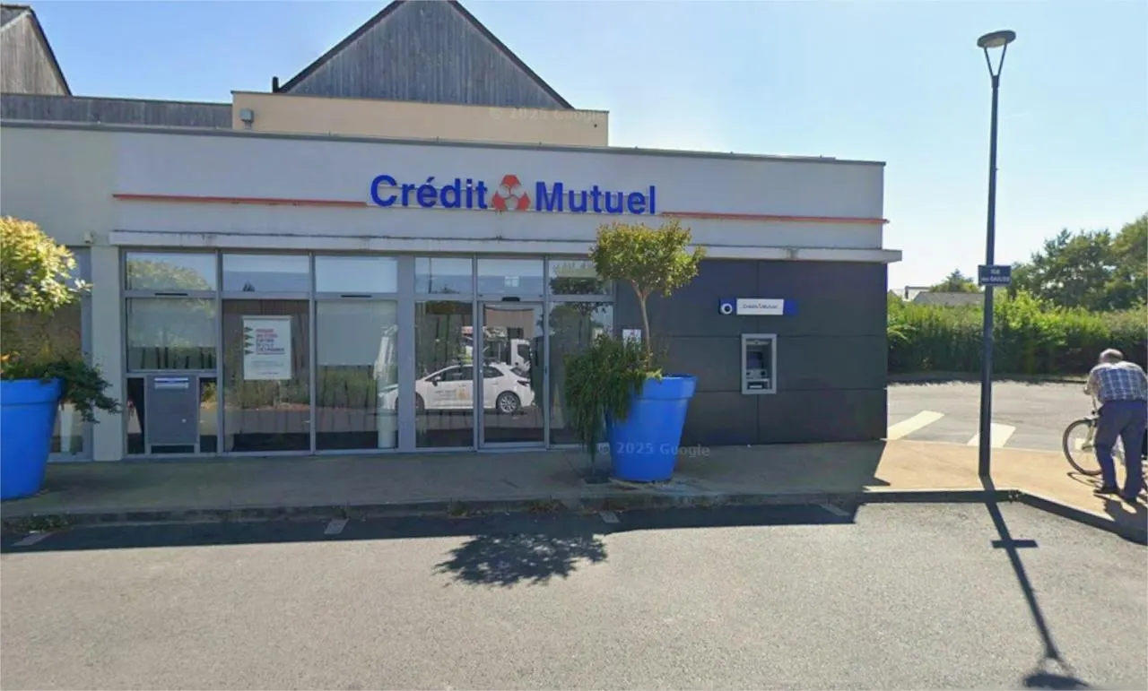 Un distributeur de billets attaqué en pleine nuit dans une commune du ...