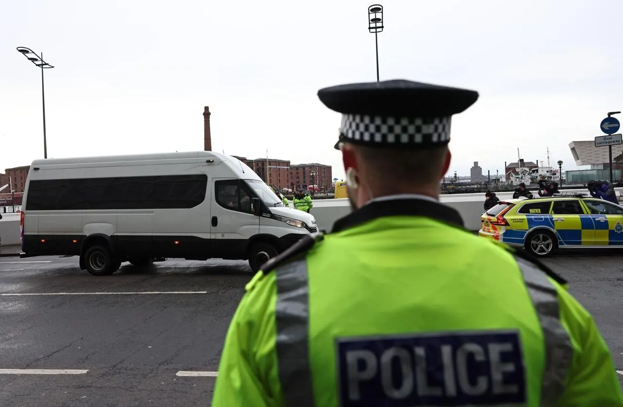 Royaume-Uni : « Il me battait », le père du tueur de Southport témoigne ...