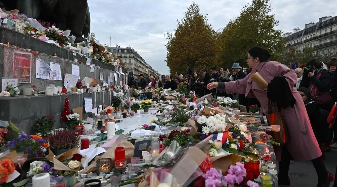 REPORTAGE. Terrasses, Bataclan, République : la mémoire vivante des ...
