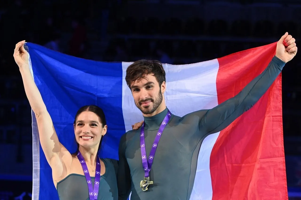 Danse sur glace. Guillaume Cizeron et Laurence Fournier Beaudry s ...